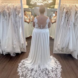Bella Lusso Bridal | Dresses | New Sz 22 Chiffon Button Back Bridal ...